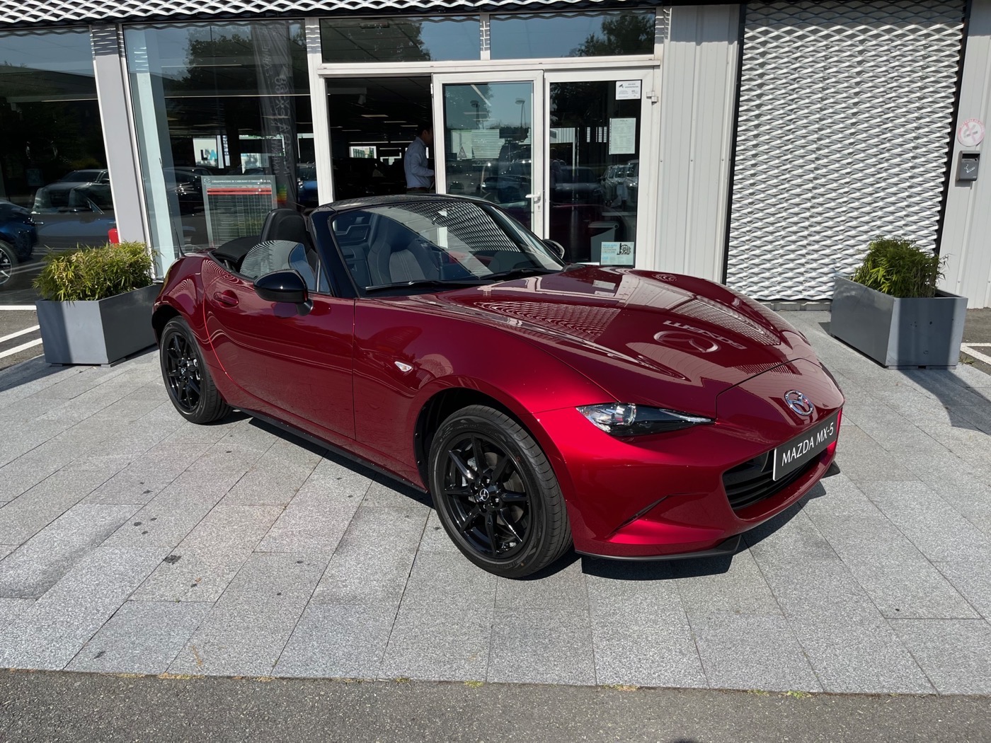 MAZDA MX-5 ROADSTER — Mazda Laval SARL Autos Sélection